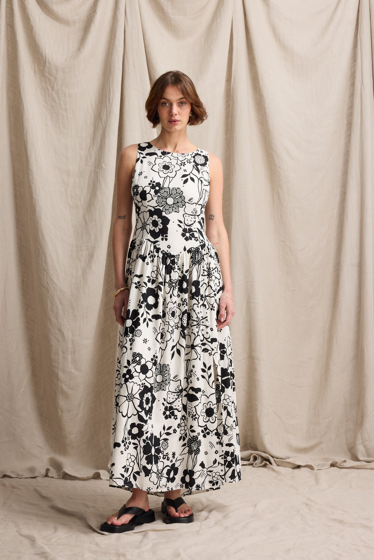 Shop Bella Waist Detail Dress (Mod Daisy Print) | Max