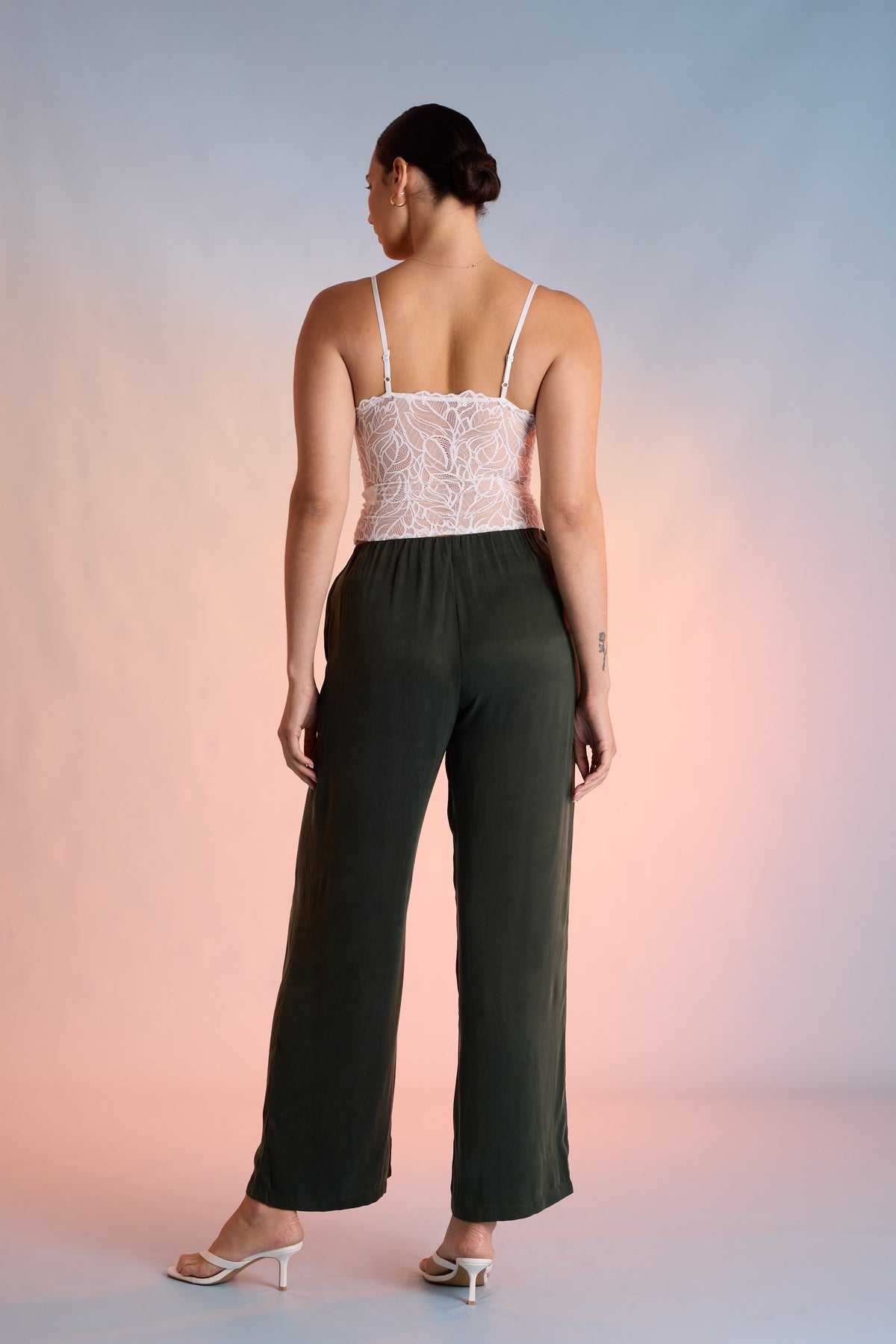 Shop Eliza Wide Leg Pant (Evergreen) | Max